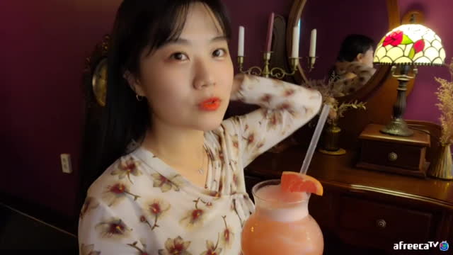 [클립][클립] 광복절 _한복입고 태극기 휘날리기 8.15 | SOOP VOD