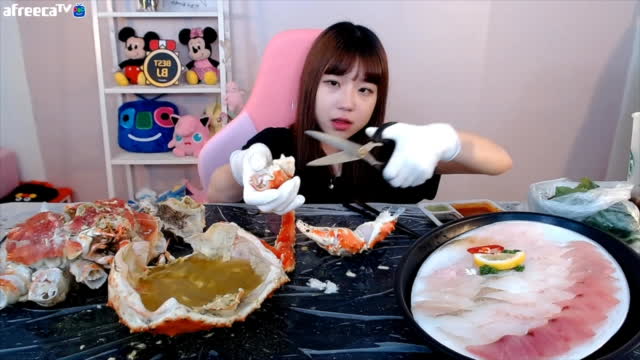 [클립] 1주년 돌잔치 킹크랩 3.7KG + 모듬회 먹방 | SOOP VOD