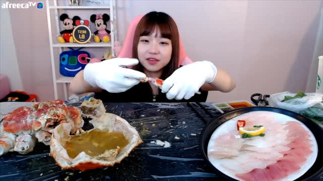 [클립] 1주년 돌잔치 킹크랩 3.7KG + 모듬회 먹방 | SOOP VOD