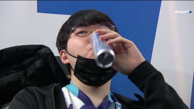 [클립][T1 vs DFM] 2021 LoL 월드챔피언십 그룹 스테이지 Day 1 | SOOP VOD