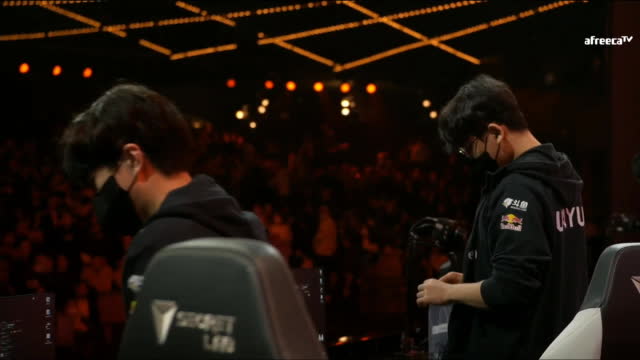 [클립][EDG vs T1] 2022 LoL 월드챔피언십 그룹 스테이지 Day5 | SOOP VOD