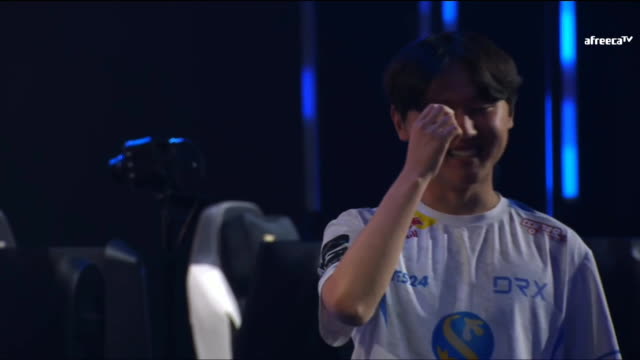 [클립][DRX vs EDG] 2022 LoL 월드챔피언십 8강 4경기 | SOOP VOD