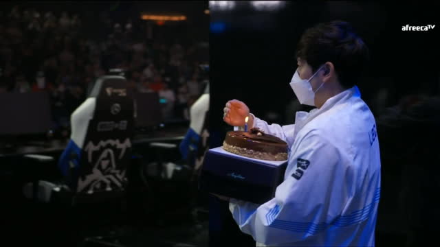 [클립][DRX vs EDG] 2022 LoL 월드챔피언십 8강 4경기 | SOOP VOD