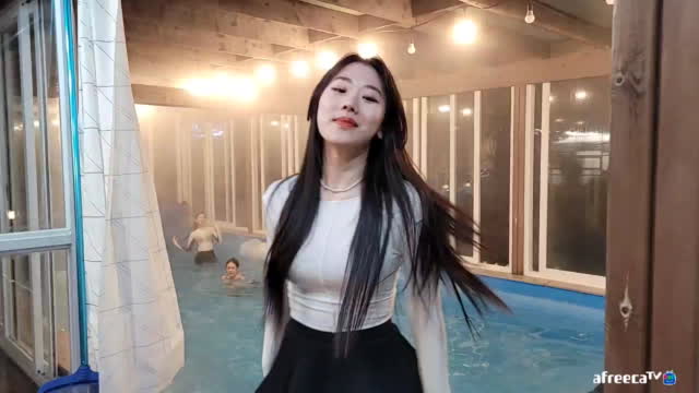 [클립]jup)8500 비키니 공개mt 풀수영장 | SOOP VOD