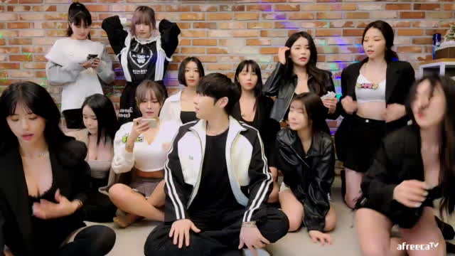 [클립]케이 케크루 대부도 첫 MT 섹시 장기자랑 | SOOP VOD