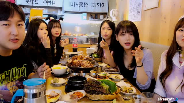 [클립]수니그룹E3.2 개큰손 족발집 행사갑니다 | 아프리카TV VOD
