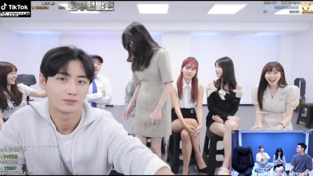 [클립]수니그룹 M0.3 수니힐 이대로 괜찮은가.. 인턴들과 먹방 | SOOP VOD