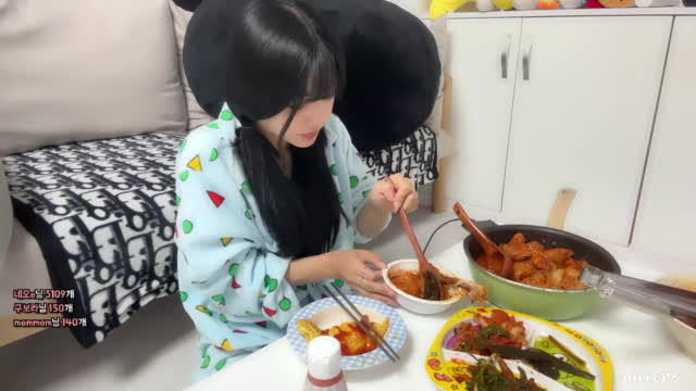 [클립]YB ) 새 집에서 랑종원의 닭볶음탕 먹방 ㅠ 1414귀인…있나여…. | 아프리카TV VOD