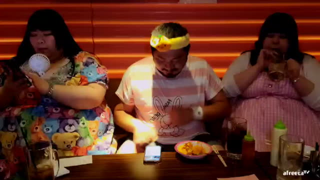 [클립]몸무게총합 400kg 뚱녀메이드 카페 ㄱㄱ 일본오사카🇯🇵 도톤보리 해외여행 노방종 | SOOP VOD