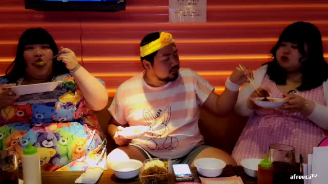 [클립]몸무게총합 400kg 뚱녀메이드 카페 ㄱㄱ 일본오사카🇯🇵 도톤보리 해외여행 노방종 | SOOP VOD