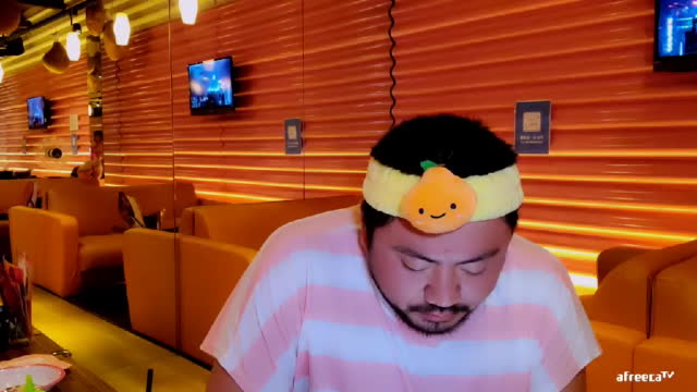 [클립]몸무게총합 400kg 뚱녀메이드 카페 ㄱㄱ 일본오사카🇯🇵 도톤보리 해외여행 노방종 | SOOP VOD