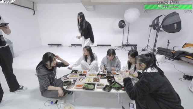 [클립]수니그룹 엔터 블랙 사옥에서 첫연습 | SOOP VOD