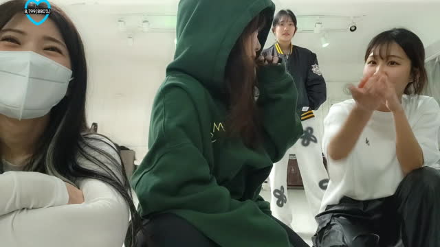 [클립] 아띠_♥에게 별풍선 142개 선물 | SOOP VOD