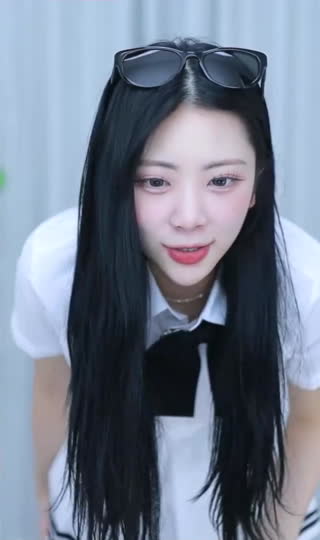 Senna Howard's Instagram, Twitter & Facebook on IDCrawl