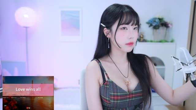 [클립]아이유 - Love wins all | SOOP VOD