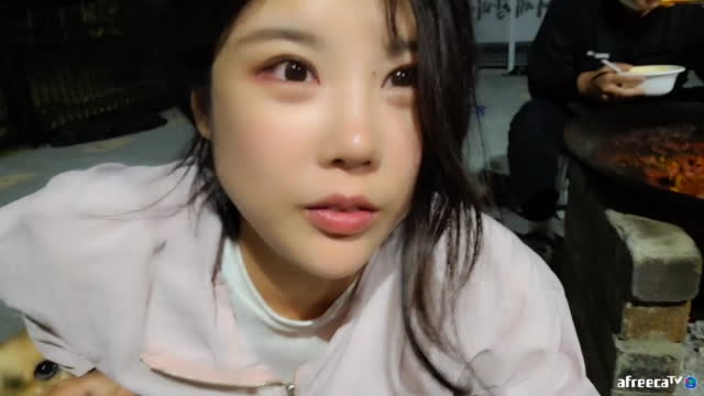 [클립]솥뚜껑 닭도리탕 먹방 왕명품용맹섹시공주덕자 | SOOP VOD