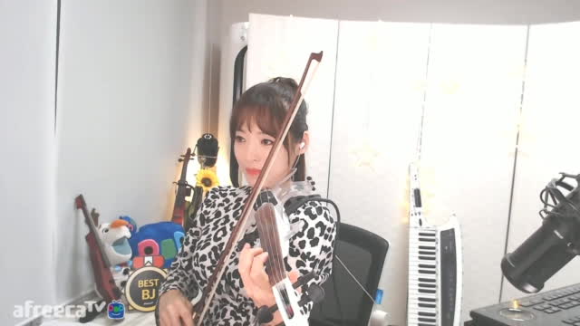 [클립] Mozart - Divertimento in D major, K. 136 | SOOP VOD