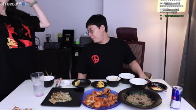 [클립]호진X김채린 1월4일 BJ 이호진의 생일상 먹방 LOL | SOOP VOD