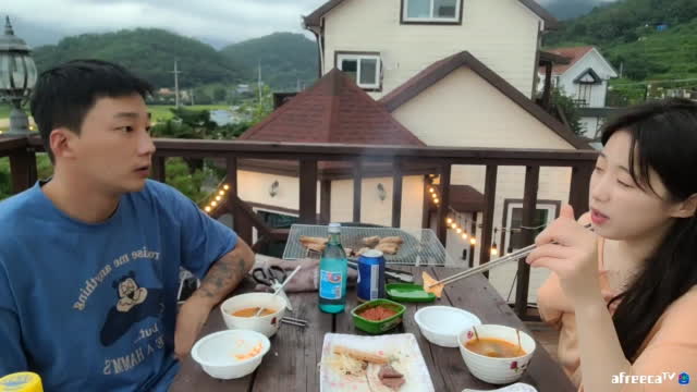 [클립]경남 남해)찌리랑 풀빌라BBq먹방 시조새 | SOOP VOD