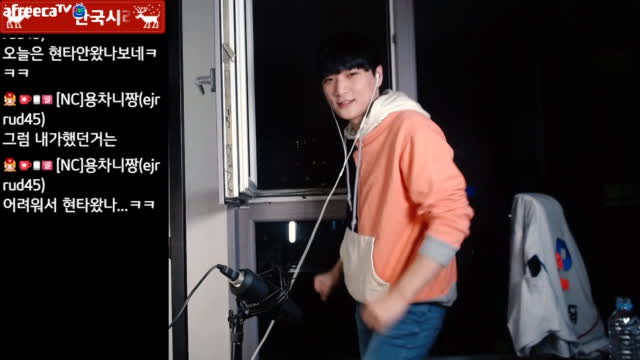 [클립][신입BJ까치] 한국시리즈 3차전 두산VSKT 중립 방송 ! 여러분들 아농~~ | SOOP VOD