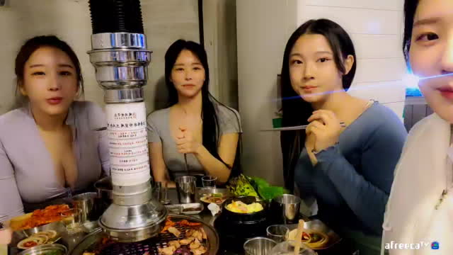 [클립][신입N여캠l 아카데미 댄스야방 후 먹방♥ (비타밍×후잉x백미x이리아) | SOOP VOD