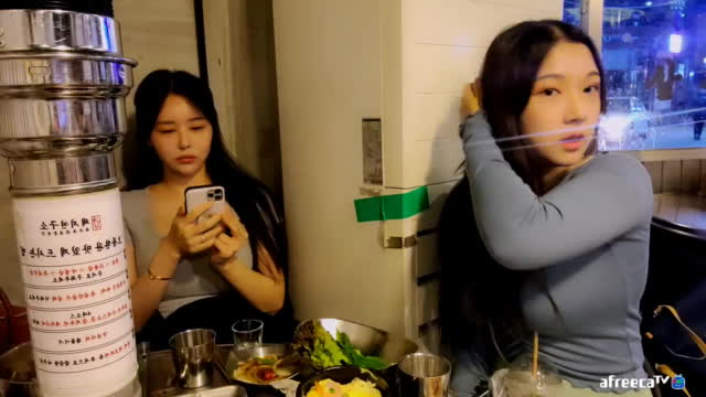 [클립][신입N여캠l 아카데미 댄스야방 후 먹방♥ (비타밍×후잉x백미x이리아) | SOOP VOD