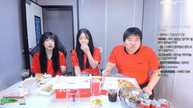 [클립]한국VS가나 카타르 월드컵 sbs mbc kbs 중계 축구 피파4 구루미X봉순X마빡 먹방!~ | SOOP VOD