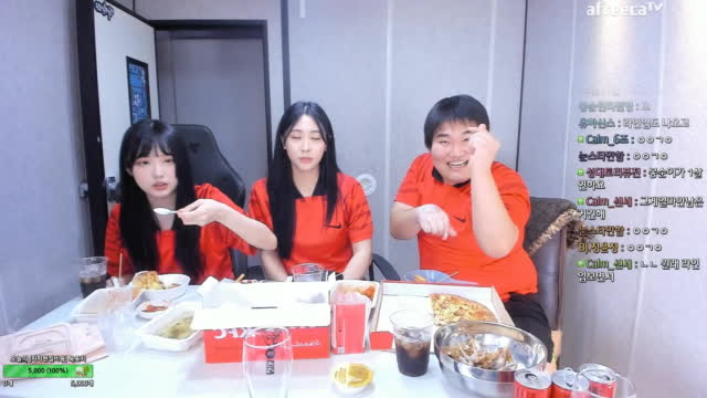 [클립]한국VS가나 카타르 월드컵 sbs mbc kbs 중계 축구 피파4 구루미X봉순X마빡 먹방!~ | SOOP VOD