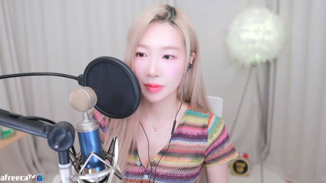 [클립]신입여캠)) 저도 불금 만들어주세요 ♥10개 팬갑 퀵플♥ | SOOP VOD