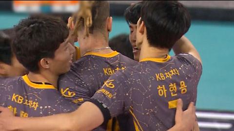 팽팽한 분위기를 무너뜨리는 KB손해보험의 연속 득점 | SOOP VOD