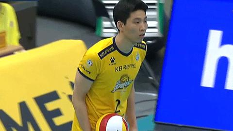 1세트 초반부터 크게 앞서가는 KB손해보험 | SOOP VOD