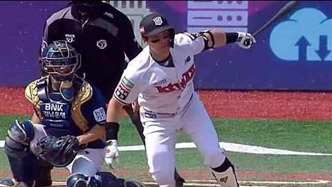 부진 탈출 신호탄! 배정대의 1타점 적시타로 앞서가는 kt | SOOP VOD