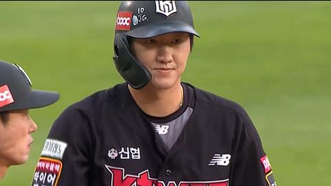 김민혁의 적시타! 실책까지 더해져 2점 더 도망가는 kt | SOOP VOD