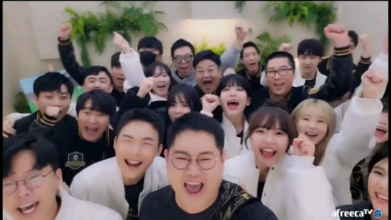 바스포드 사랑해 그리고 기억해(MV) | SOOP VOD