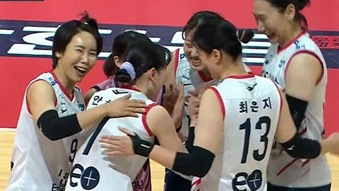 1세트와 동일한 스코어로 2세트 승리 가져가는 GS칼텍스 | SOOP VOD