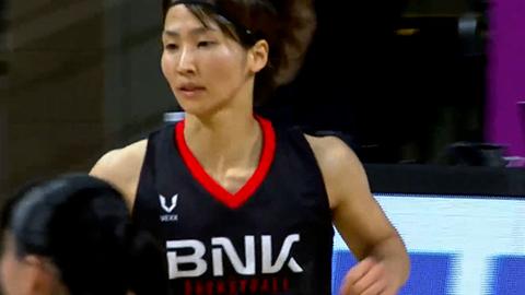 이이지마의 3점슛으로 동점을 만든 BNK! | SOOP VOD