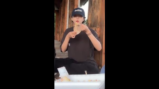 [캐치]일본인bj유이 영덕 최고절경에서 게🦀를 잡쉐봐 [mbc애브리원 촌스러운 한달살기 2 ] | SOOP VOD